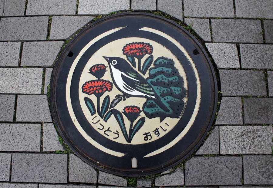Ritto Station (Artistic Manholes) | JAPAN SHIGA Tourism Official ...
